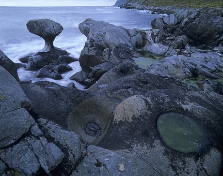 Kannesteinen Kannestein Rock Near Maloey Maloey Editorial Stock Photo ...