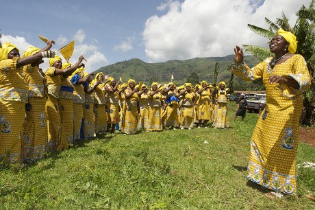 73 Native african women dance Stock Pictures, Editorial Images and ...