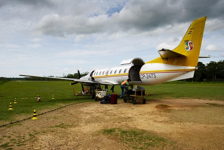 500 Runway strips Stock Pictures, Editorial Images and Stock Photos ...