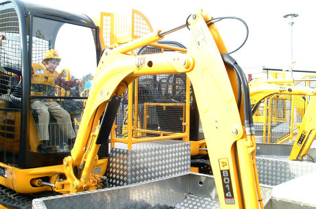 THE NEW DIGGER CHALLENGE IN ASSOCIATION WITH JCB OPENS AT LEGOLAND ...