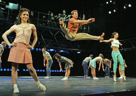 __COUNT__ 'MOVIN' OUT' MUSICAL AT THE APOLLO THEATRE, LONDON, BRITAIN ...