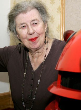 obituary - english character actress damaris hayman stock fotografie ...
