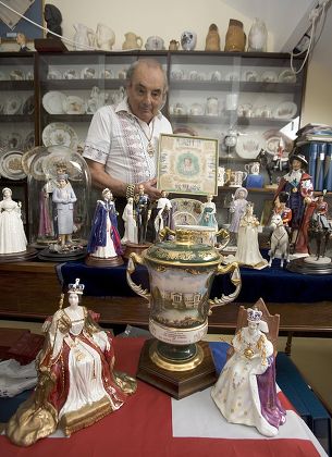 FRED CARPENTER'S EXTENSIVE COLLECTION OF ROYAL MEMORABILIA WORTH OVER £ ...