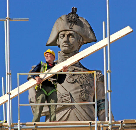 Scaffolders Erecting Scaffolding Around Nelsons Column Editorial Stock ...