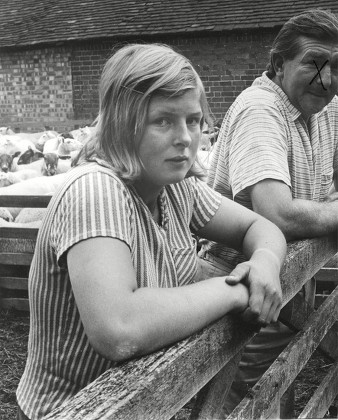 Sebuda Thain Daughter Captain James Thain Redaktionelles Stockfoto ...