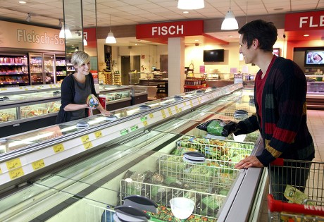 40 Frozen foods counter Stock Pictures, Editorial Images and Stock ...