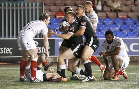 Hulls Steve Michaels Reaches High Ball Editorial Stock Photo - Stock ...