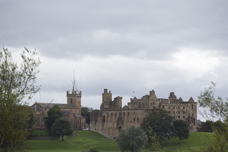 Linlithgow Palace Editorial Stock Photo - Stock Image | Shutterstock