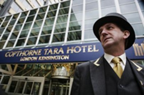 Concierge Outside Copthorne Tara Hotel Kensington Editorial Stock Photo ...