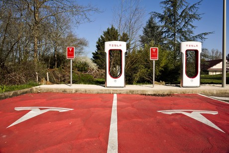 68 Tesla superchargers Stock Pictures, Editorial Images and Stock ...