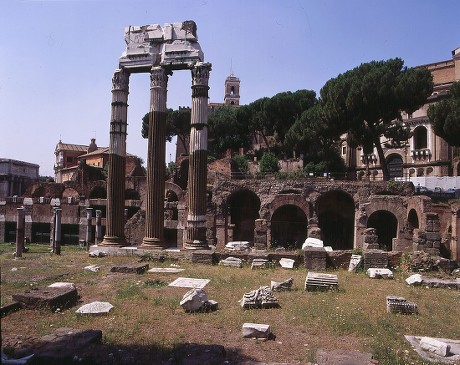 Portico Columns Campaniform Capitals Second Courtyard Editorial Stock ...