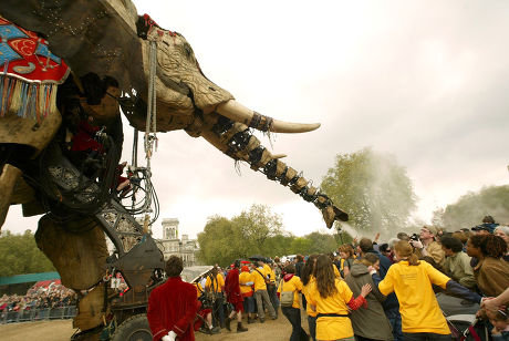 'THE SULTAN'S ELEPHANT' SHOW BY ROYAL DE LUXE, LONDON, BRITAIN - 07 MAY ...