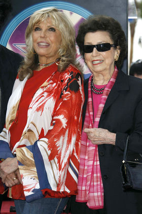 Nancy Sinatra Mother Nancy Sinatra Editorial Stock Photo - Stock Image ...