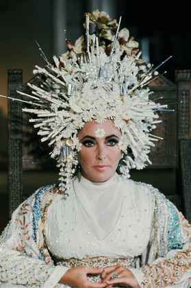 38 Elizabeth taylor boom Stock Pictures, Editorial Images and Stock ...