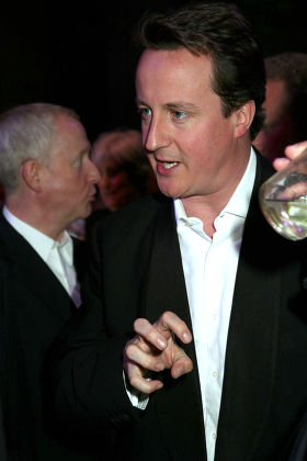 __COUNT__ TATE MODERN REHANG PARTY, LONDON, BRITAIN - 23 MAY 2006 Stock ...