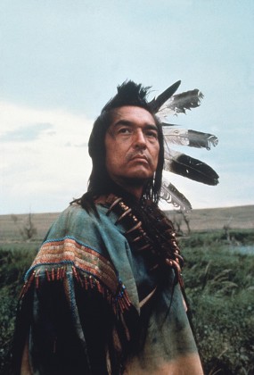 2 Native american indian film portrait kevin costner Stock Pictures ...