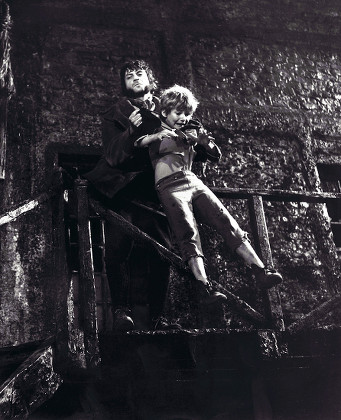 1 Charles dickens victorian poverty bill sikes oliver twist dickens ...