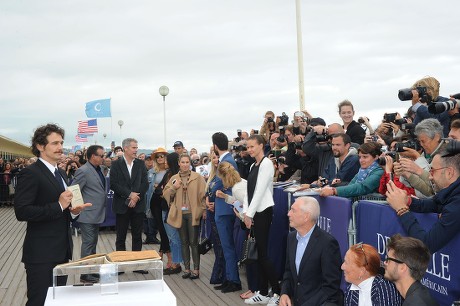 __COUNT__ James Franco Beach Locker Ceremony, Promenade des Planches ...