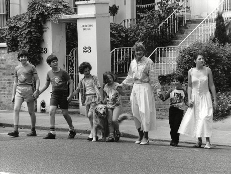 Andrea Greystoke Her Six Children Outside Editorial Stock Photo - Stock ...