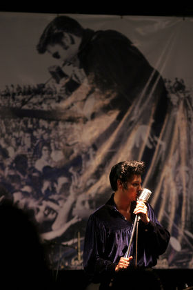 Elvis Impressionist Travis Ledoyt During Recreated Editorial Stock ...