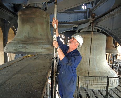 Rehang of the chimming bells, St Stephens Tower, Houses of Parliament ...