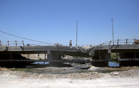 88 Debris of a damaged bridge Stock Pictures, Editorial Images and ...