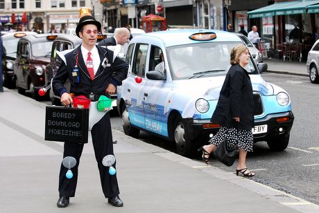 Liam Yates launches the 'Commute Suit', London, Britain - 03 Aug 2006 ...
