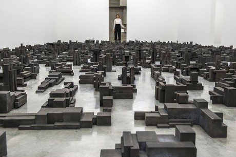 __COUNT__ 'Fit' exhibition by Antony Gormley, White Cube, Bermondsey ...