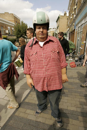 A 'fat' Jamie Oliver promoting his new 'Back to School Dinners' TV ...
