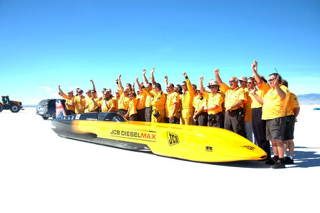 JCB Dieselmax breaks the land speed record for diesel powered vehicles ...