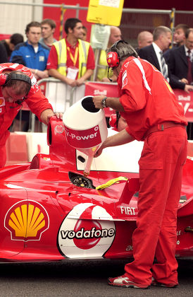Technicians Refuelling F1 Racing Car Vpower Editorial Stock Photo ...