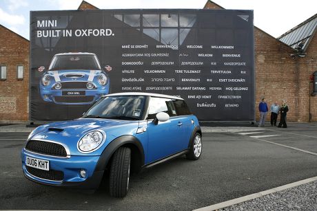 imágenes de New BMW Mini Cooper S at the BMW Mini plant, Cowley, Oxford ...