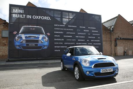 New BMW Mini Cooper S at the BMW Mini plant, Cowley, Oxford, Britain ...