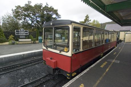 Snowdon Mountain Railway Station Train Small Editorial Stock Photo ...