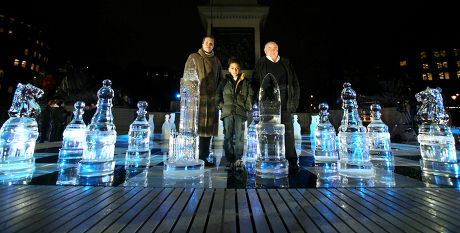 fotos de London Vs Moscow Ice Chess Game - Foto de stock de contenido ...