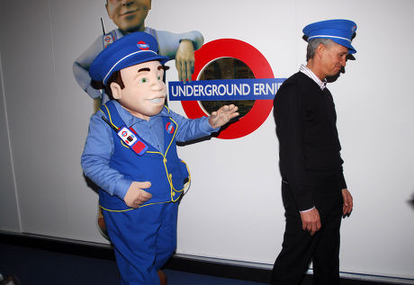 Gary Lineker Voice Tv Character Underground Editorial Stock Photo ...