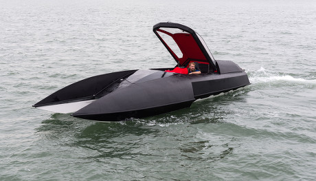 __COUNT__ Engineer creates 'Bat boat' world's first luxury hydroplane ...