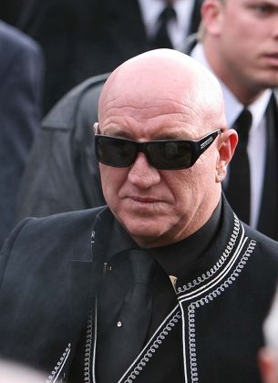 Joey Pyle funeral at St Theresa's church in Sutton, Surrey, Britain ...