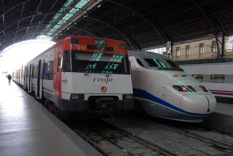 Local Train Euro Express Del Norte Editorial Stock Photo - Stock Image ...