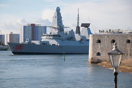 Type 45 Destroyer Hms Dragon Leaves Editorial Stock Photo - Stock Image ...