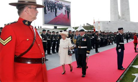 Queen Elizabeth Ii Vimy Ridge Memorial Editorial Stock Photo - Stock ...