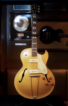 1958 Gold Gibson Es295 Electric Guitar Editorial Stock Photo - Stock ...