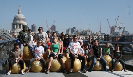 __COUNT__ The UKTV Gold Space Hopper Challenge, Millennium Bridge ...