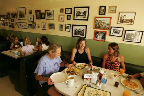 People Eating Breakfast Snug Harbor Diner Editorial Stock Photo - Stock ...