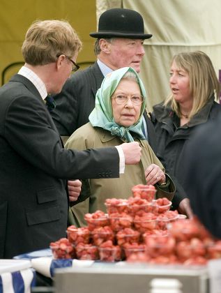 Queen Elizabeth Ii Tours Trade Stands Editorial Stock Photo - Stock ...