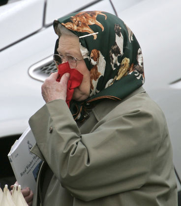 Queen Elizabeth Ii Blowing Her Nose Editorial Stock Photo - Stock Image ...