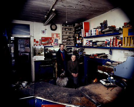 imágenes de 'Shutting Up Shop - The decline of the traditional small ...