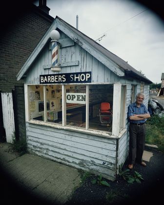imágenes de 'Shutting Up Shop - The decline of the traditional small ...