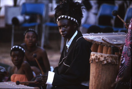 British Royal visit to Zimbabwe - 1993 Stock Pictures, Editorial Images ...