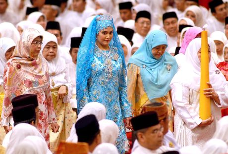 Princess Hajah Majeedah Nuurul Bulqiah Prewedding Editorial Stock Photo ...